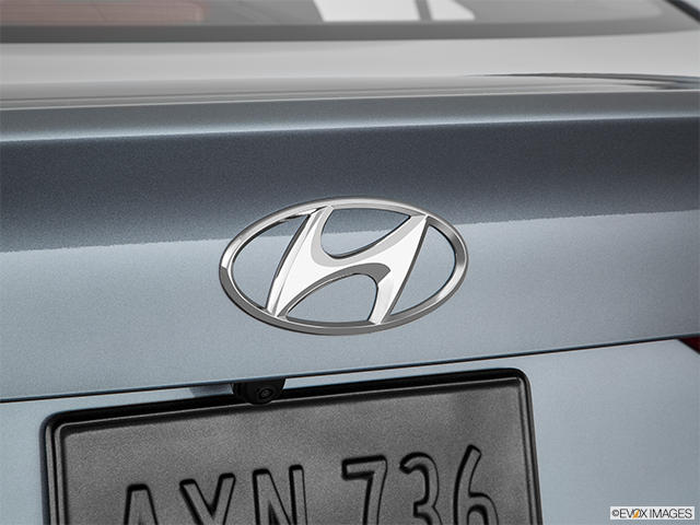 2018 Hyundai Elantra Sedan: Reviews, Price, Specs, Photos and Trims ...