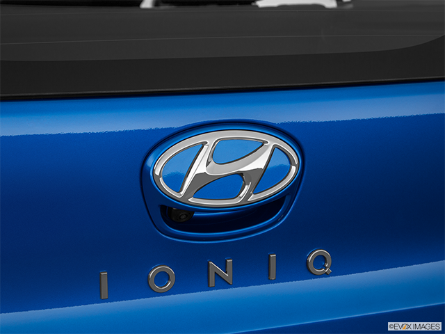2017 Hyundai IONIQ Hybrid: Price, Review, Photos and Specs - Read This ...