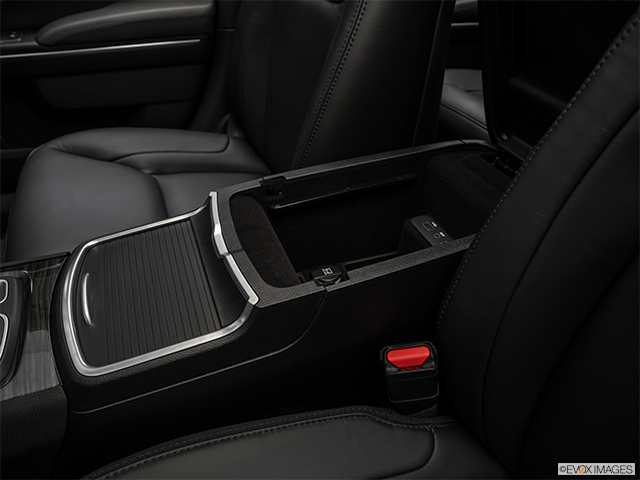 2018 Chrysler 300: Price, Review, Photos and Specs - Read This Before ...