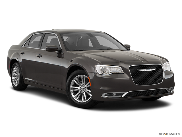 2018 Chrysler 300 Touring RWD: Price, Review, Photos (Canada) | Driving