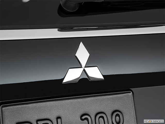 2018 Mitsubishi Outlander PHEV: Reviews, Price, Specs, Photos and Trims ...