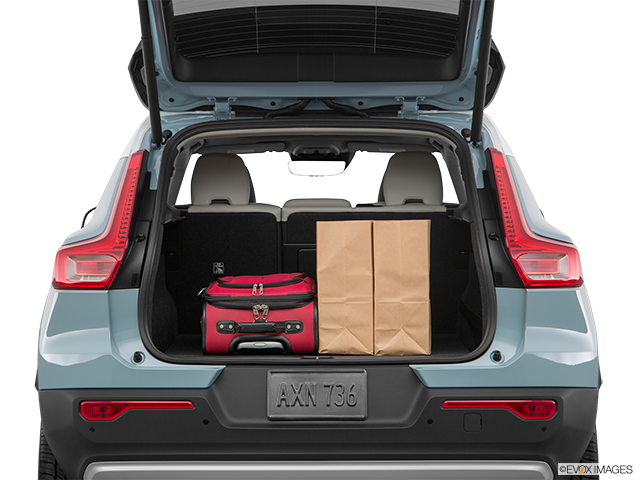 2019 Volvo XC40: Price, Review, Photos and Specs - Read This Before You ...