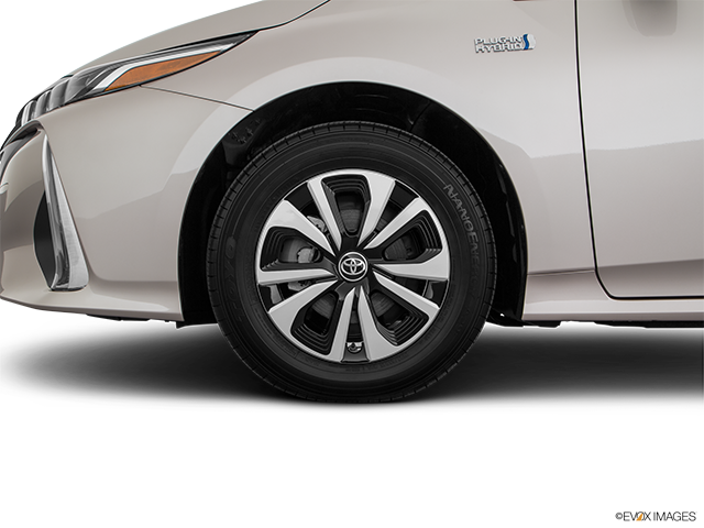 2018 Toyota Prius Prime: Price, Review, Photos and Specs - Read This ...