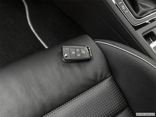 2018 Volkswagen Golf R: Reviews, Price, Specs, Photos and Trims ...