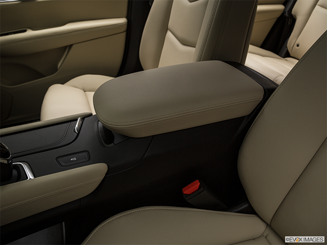 2019 Cadillac XT5: Price, Review, Photos and Specs - Read This Before ...