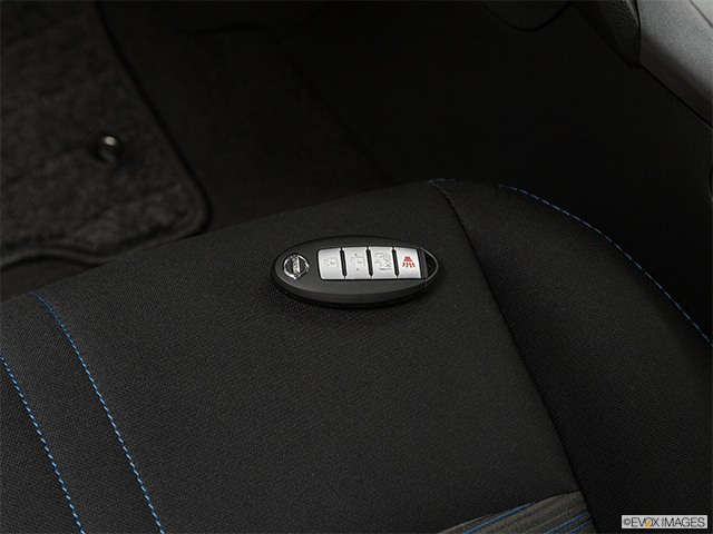 2019 Nissan LEAF: Price, Review, Photos and Specs - Read This Before ...