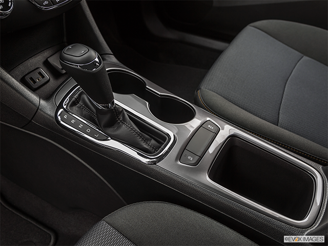 2019 Chevrolet Cruze LS Sedan 6AT: Price, Review, Photos (Canada) | Driving