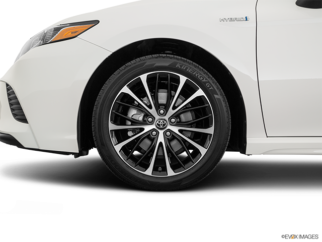 2019 Toyota Camry Hybrid: Price, Review, Photos and Specs - Read This ...
