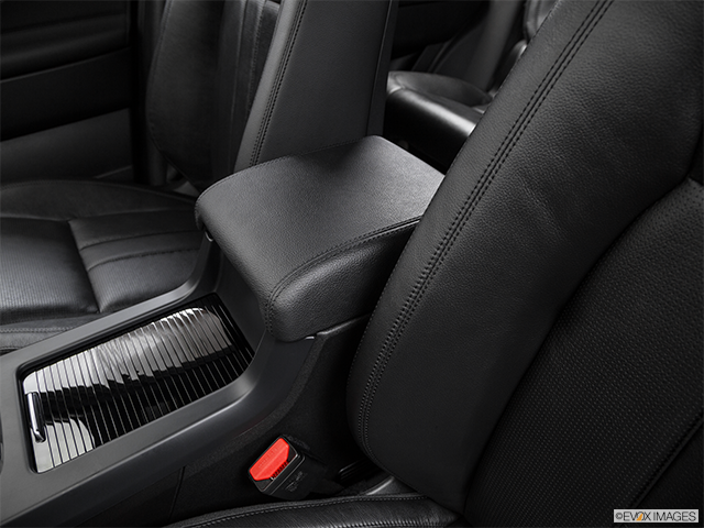 2019 Land Rover Discovery Sport: Price, Review, Photos and Specs - Read ...