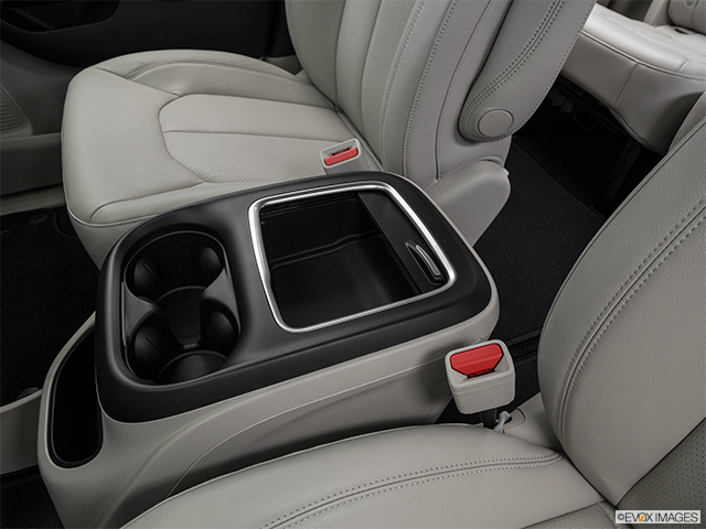 2019 Chrysler Pacifica: Price, Review, Photos and Specs - Read This ...