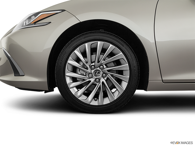 2019 Lexus ES 300h: Reviews, Price, Specs, Photos and Trims | Driving.ca