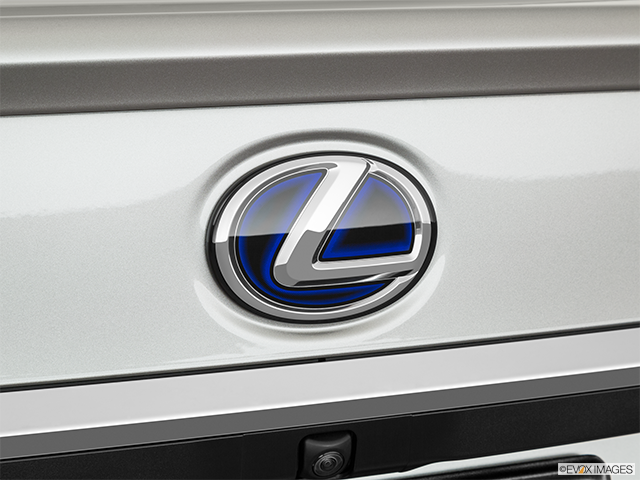 2019 Lexus ES 300h: Price, Review, Photos and Specs - Read This Before ...