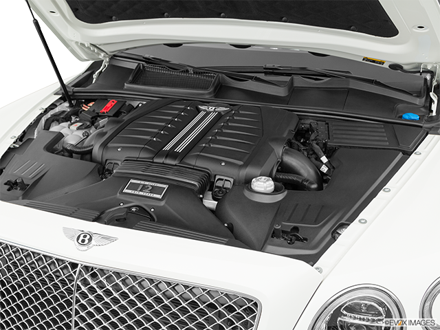 2022 Bentley Bentayga V8 | Driving