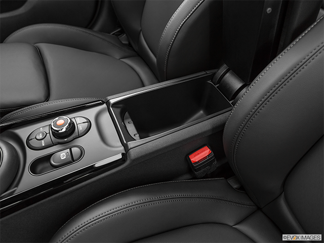 2021 MINI Clubman: Reviews, Price, Specs, Photos and Trims | Driving.ca