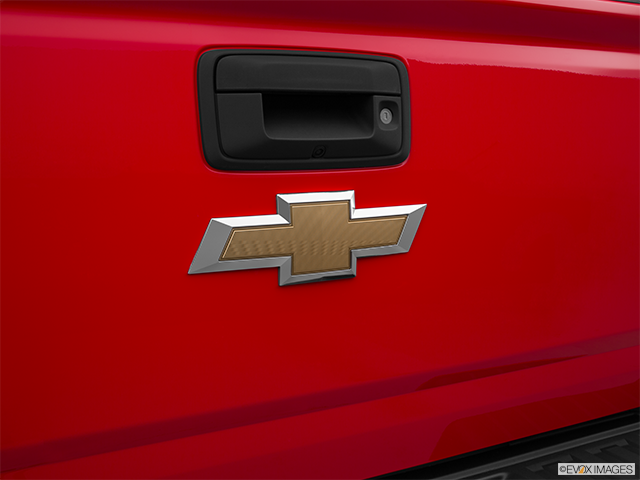 2015 Chevrolet Colorado: Price, Review, Photos and Specs - Read This ...