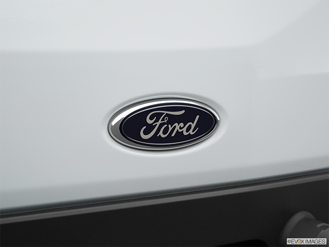 2015 Ford Transit Wagon: Price, Review, Photos and Specs (Canada ...