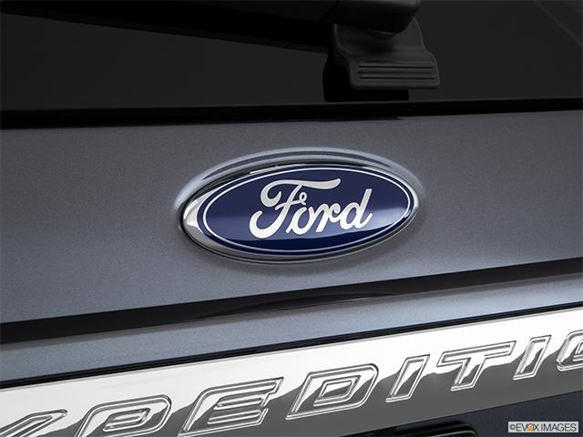 2015 Ford Expedition MAX: Reviews, Price, Specs, Photos and Trims ...