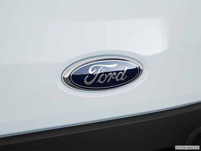 2016 Ford Transit Wagon T150 XL Low Roof 60/40 130WB: Price, Review ...