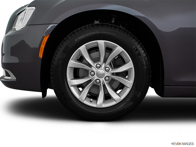 2016 Chrysler 300: Reviews, Price, Specs, Photos and Trims | Driving.ca