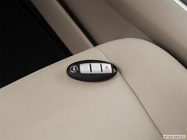 2016 Nissan Pathfinder: Reviews, Price, Specs, Photos and Trims