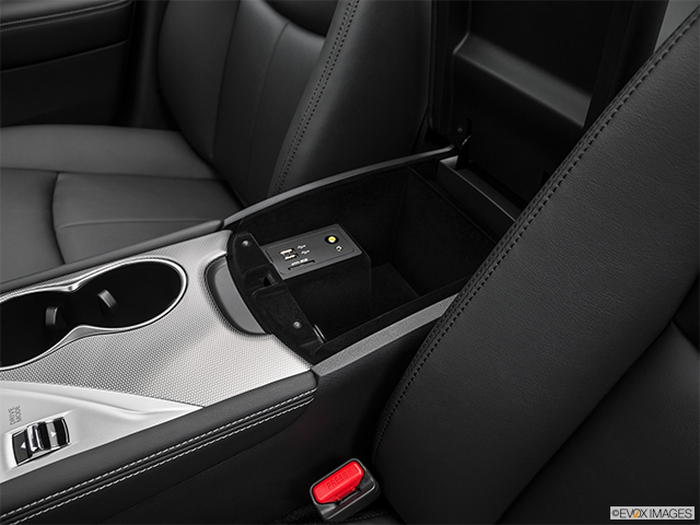 2016 Infiniti Q50: Price, Review, Photos (Canada) | Driving