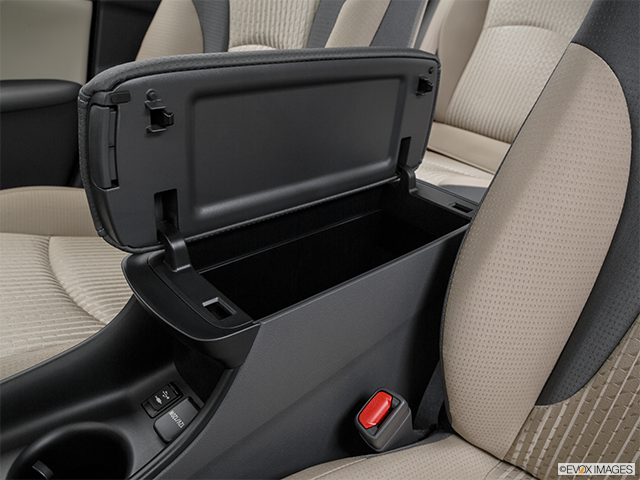 2016 Toyota Prius: Price, Review, Photos and Specs - Read This Before ...