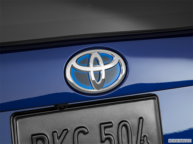 2016 Toyota Prius: Reviews, Price, Specs, Photos and Trims | Driving.ca