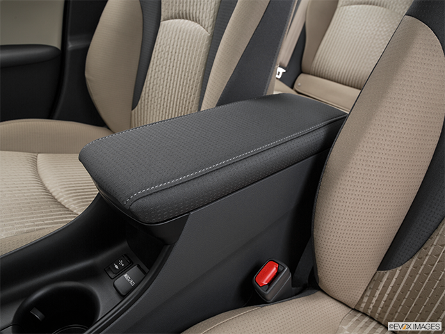 2016 Toyota Prius: Price, Review, Photos and Specs - Read This Before ...