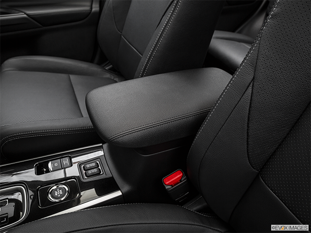 2017 Mitsubishi Outlander: Reviews, Price, Specs, Photos and Trims ...