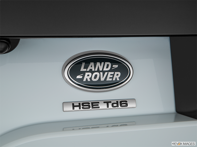 2017 Land Rover Discovery: Price, Review, Photos and Specs - Read This ...