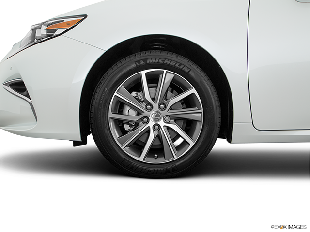 2017 Lexus ES 300h: Reviews, Price, Specs, Photos and Trims | Driving.ca