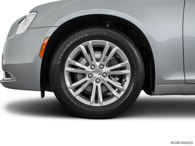 2017 Chrysler 300: Price, Review, Photos and Specs - Read This Before ...