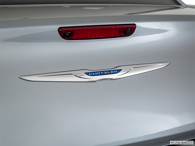 2017 Chrysler 300: Reviews, Price, Specs, Photos and Trims | Driving.ca