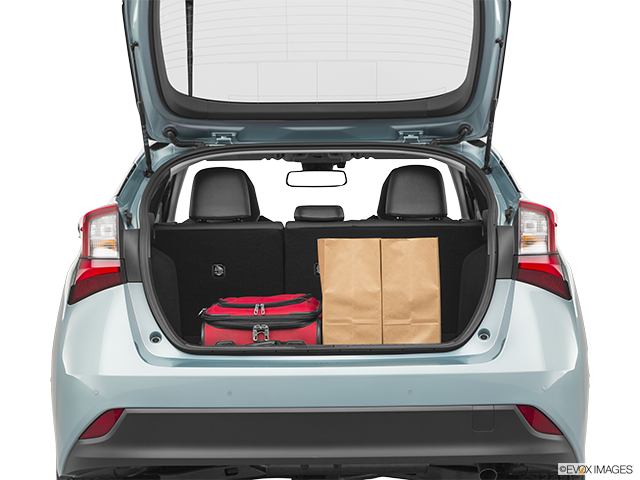 2022 Toyota Prius Base Trim | Driving