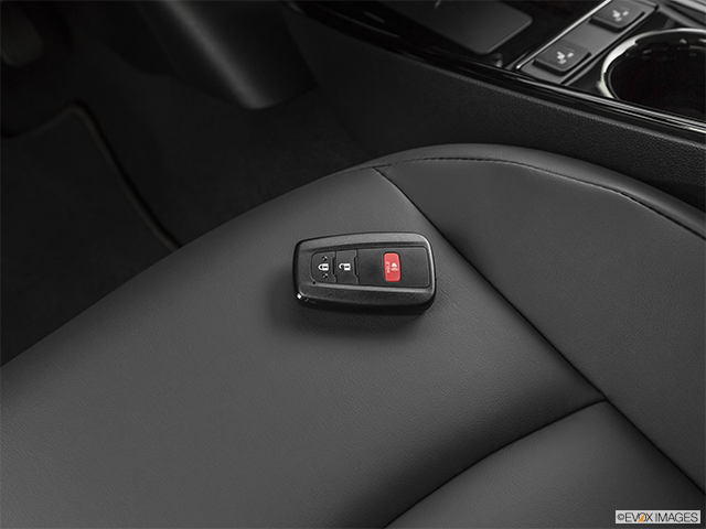2022 Toyota Prius Base Trim | Driving
