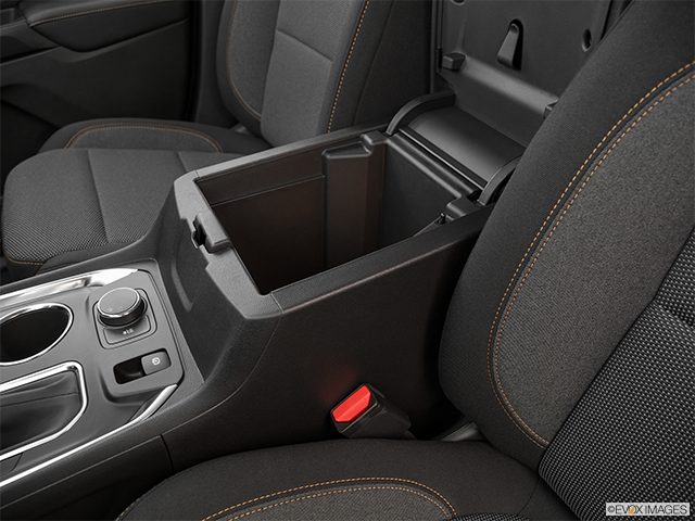 2023 Chevrolet Traverse LS AWD | Driving