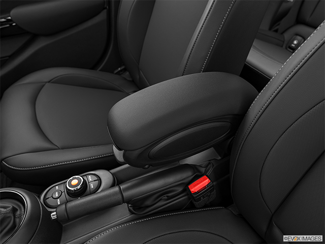 2023 MINI 5 Door: Price, Review, Photos and Specs (Canada) | Driving.ca