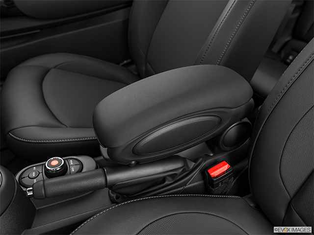 2024 MINI 3 Door: Reviews, Price, Specs, Photos and Trims | Driving.ca