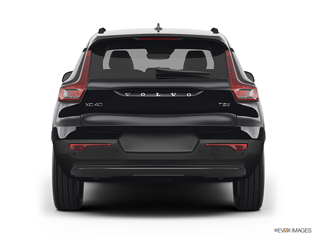 2023 Volvo XC40 B4 AWD Core | Driving