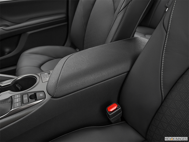 2025 Toyota Camry: Reviews, Price, Specs, Photos and Trims | Driving.ca