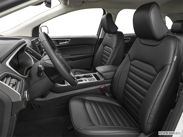 2022 Ford Edge SE AWD | Driving