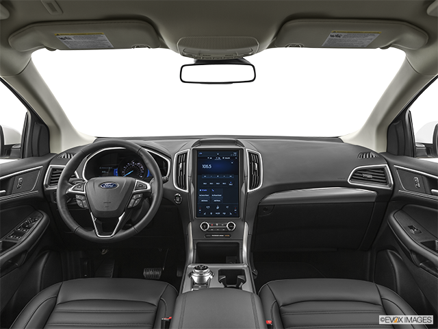 2022 Ford Edge SE AWD | Driving
