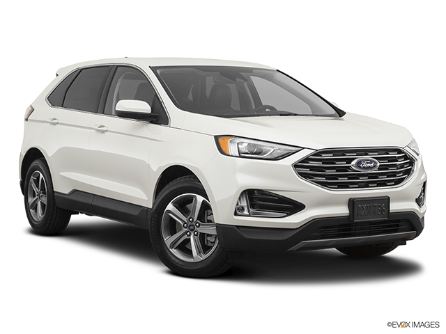 2022 Ford Edge SE AWD | Driving