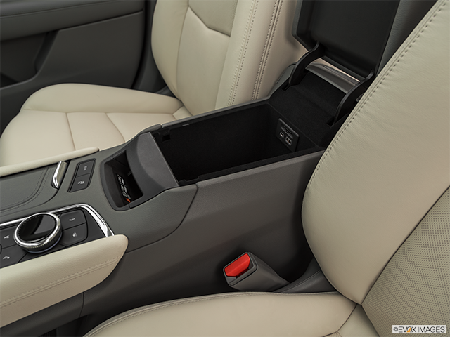 2023 Cadillac XT5 Luxury FWD: Price, Review, Photos (Canada) | Driving