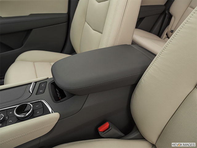 2023 Cadillac XT5 Luxury FWD: Price, Review, Photos (Canada) | Driving