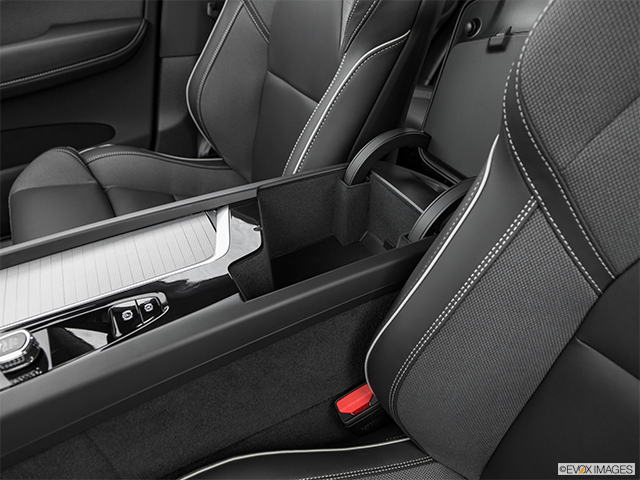 2023 Volvo XC60 B5 AWD Core: Price, Review, Photos (Canada) | Driving