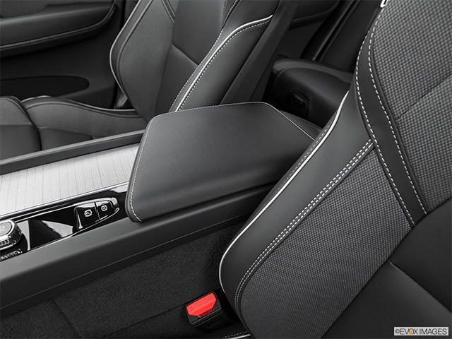 2025 Volvo XC60: Reviews, Price, Specs, Photos and Trims | Driving.ca