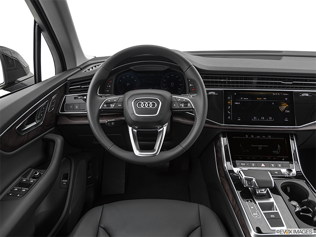 2023 Audi Q7 45 TFSI Quattro Komfort Tiptronic: Price, Review, Photos ...