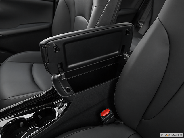 Toyota Prius Prime 2024: Essais routiers, prix, spécifications, photos ...