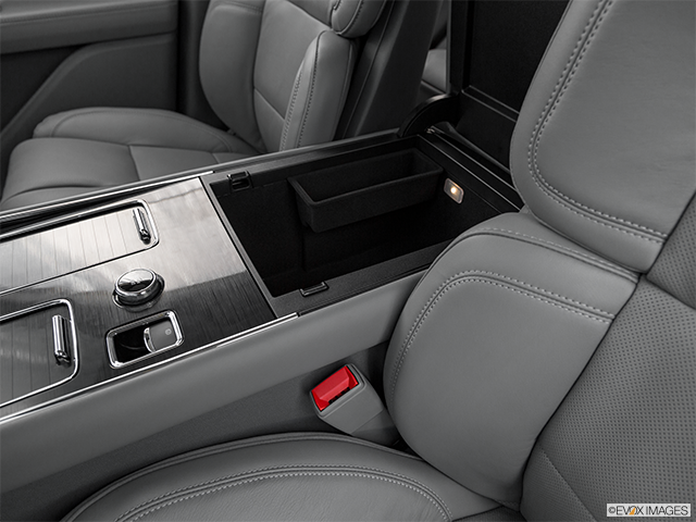 2023 Lincoln Aviator Reserve AWD: Price, Review, Photos (Canada) | Driving